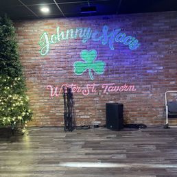 JOHNNY MAC’S SPORTS BAR & GRILL - Updated March 2025 - 37 Photos & 52 ...