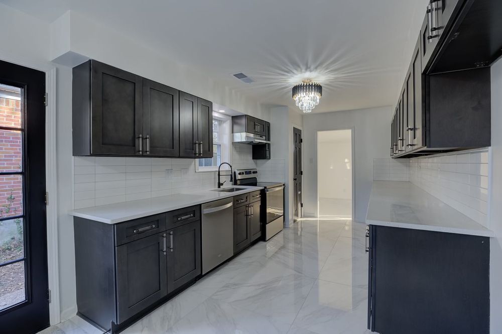 PIC THIS HOUSE - Updated April 2024 - 18 Photos - 2095 Exeter Rd ...