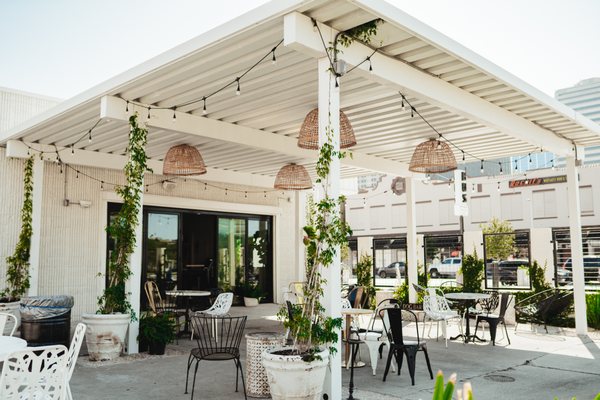 BUS-BAR UNDER THE SUN - 99 Photos & 43 Reviews - 702 N Chaparral St ...