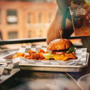 LAINEY WILSON’S BELL BOTTOMS UP - Updated June 2025 - 119 Photos & 70 ...