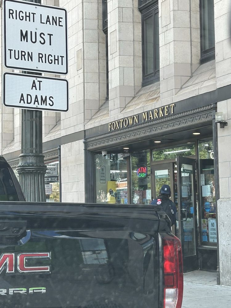 FOXTOWN LIQUOR - Updated December 2025 - 12 Reviews - 2001 Woodward Ave ...