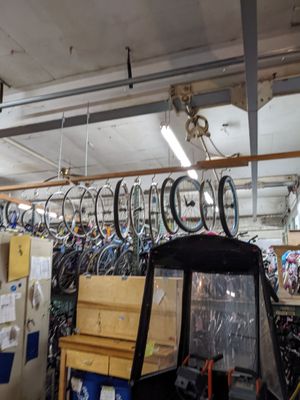 R COMMUNITY BIKES - Updated May 2026 - 10 Photos - 226 Hudson Ave ...