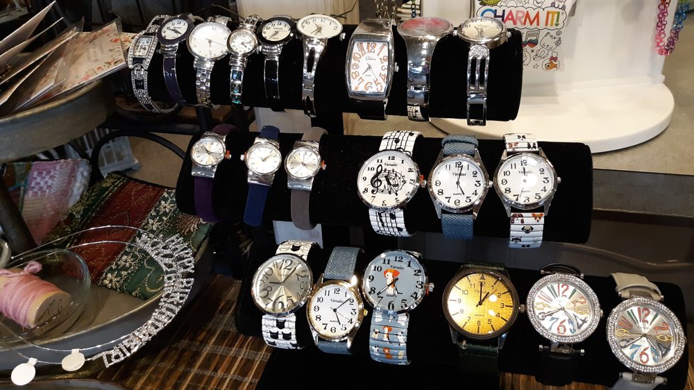 FIDDLESTICKS - Updated October 2025 - 37 Photos - 1601 Summitview Ave ...