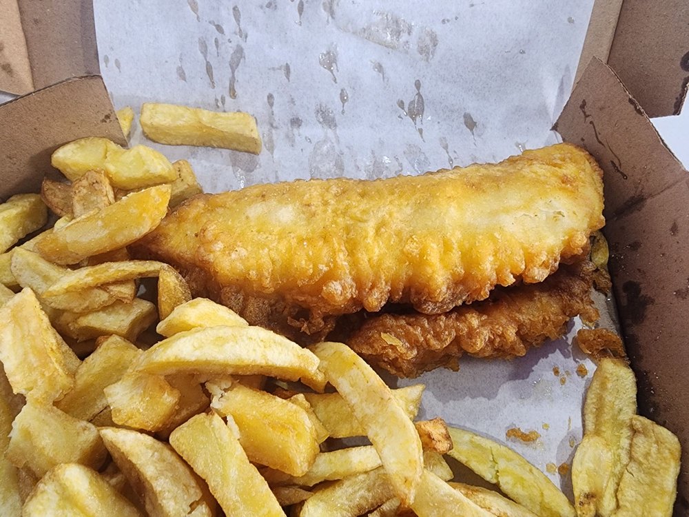 THE FISH INN - Updated July 2025 - Unit 3-4, Bradwell, Norfolk, United ...