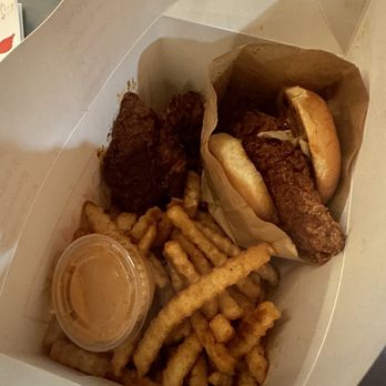 MAIN CHICK HOT CHICKEN - Updated June 2024 - 630 Photos & 655 Reviews ...