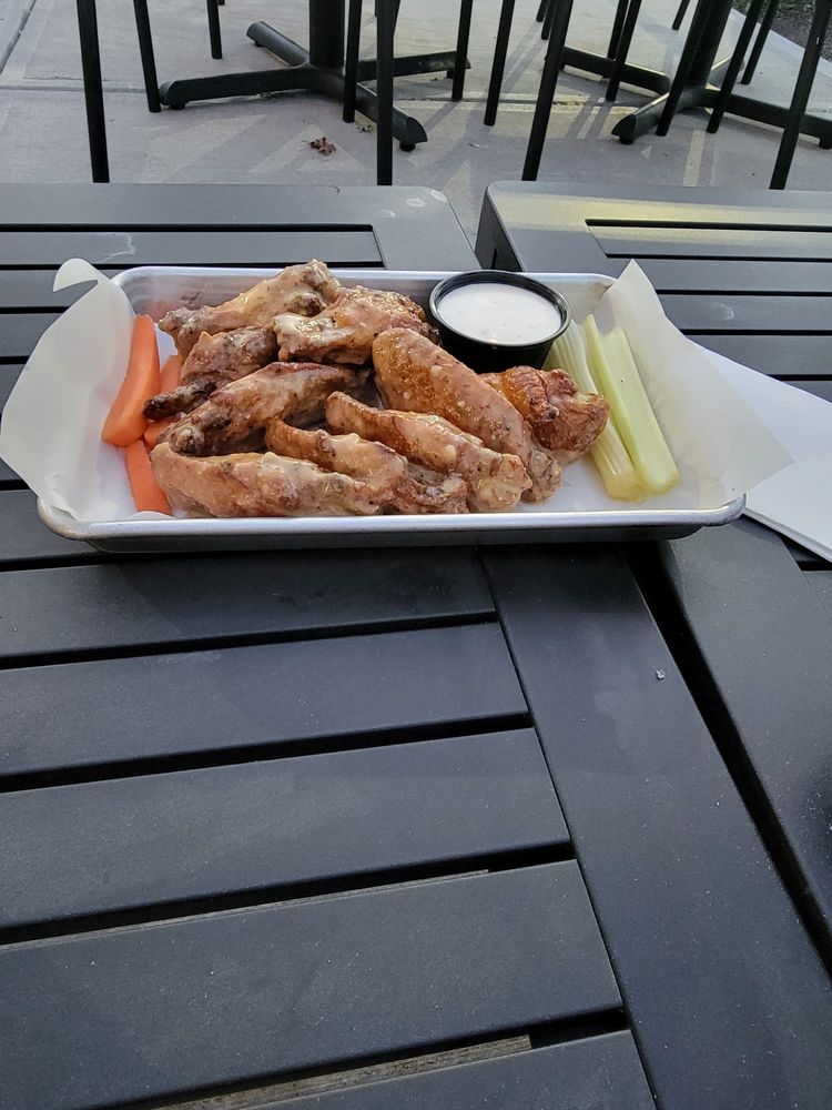 BEERHEAD BAR & EATERY - Updated August 2025 - 55 Photos & 51 Reviews ...