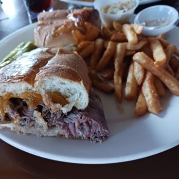 DELLIS’ RESTAURANT BAR & GRILL - Updated January 2026 - 89 Photos & 134 ...