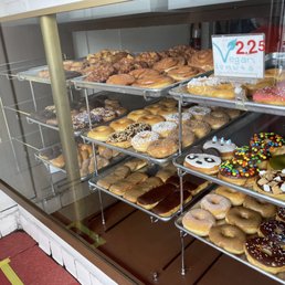 CALIFORNIA DONUTS - Updated May 2025 - 237 Photos & 275 Reviews - 5753 ...