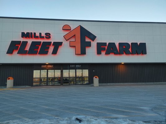 FLEET FARM - Updated October 2025 - 44 Photos & 49 Reviews - 17070 ...