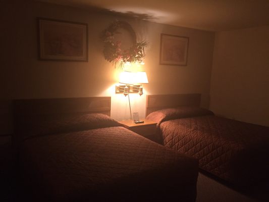 SPRING HILL MOTEL - Updated July 2025 - 20 Reviews - 400 Vine St ...