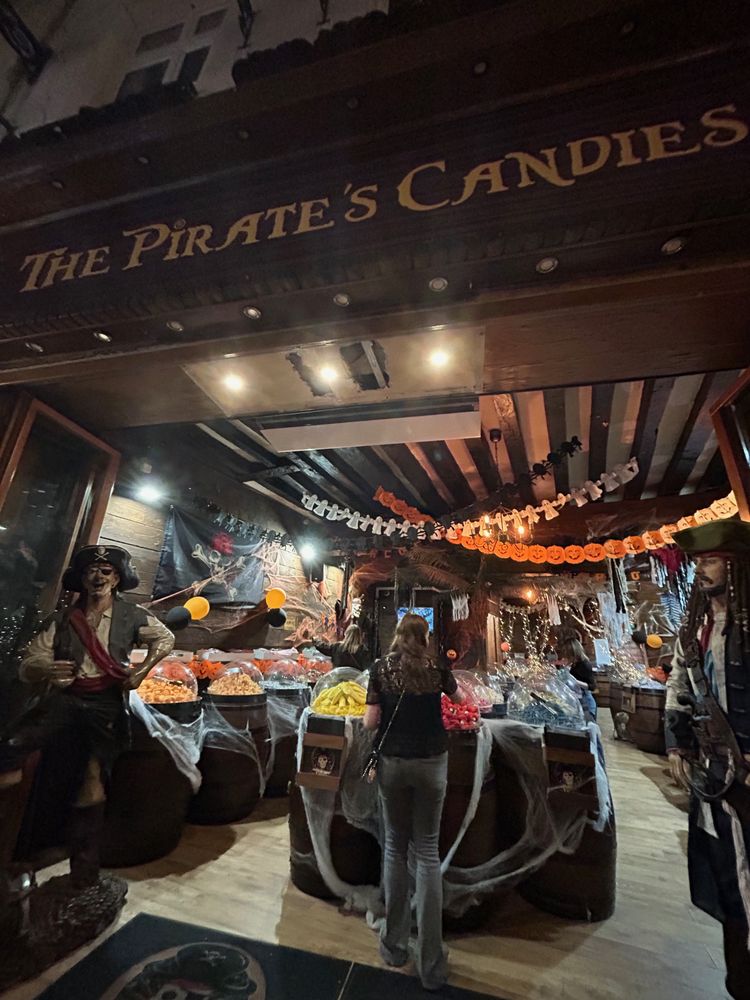 THE PIRATE’S CANDIES - Updated June 2026 - 30 Rue Saint-Séverin, Paris ...