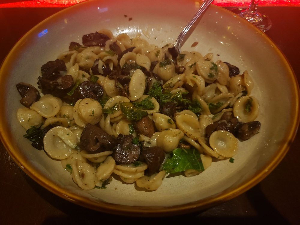 SPIN KITCHEN & BAR - 29 Photos & 25 Reviews - 100 Kent St, Ottawa ...