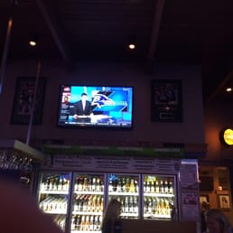 FEATURES SPORTS BAR & GRILL - Updated December 2025 - 28 Photos & 30 ...
