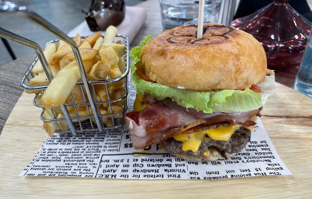 THE GIRL AND THE GOAT CAFE - High St, Greta New South Wales, Australia ...