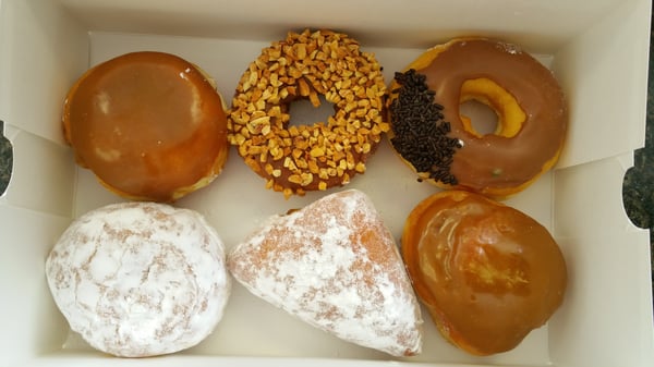 DELECTABLE DONUTS - Updated December 2025 - 17 Photos & 23 Reviews ...