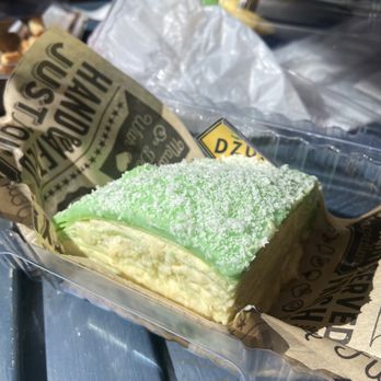 DZUI’S CAKES & DESSERTS - Updated November 2024 - 1621 Photos & 392 ...