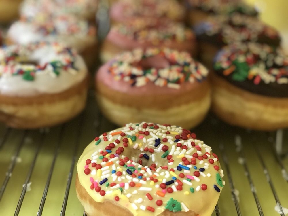 DAWN DONUTS - Updated October 2025 - 36 Photos & 22 Reviews - 1309 W ...