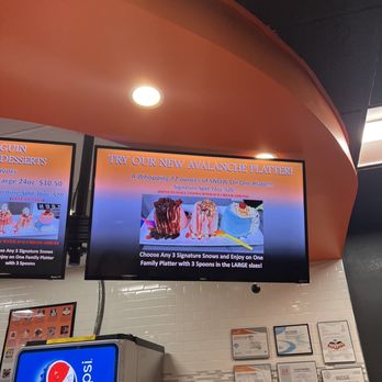 VAMPIRE PENGUIN - Updated June 2025 - 321 Photos & 140 Reviews - 1102 E ...