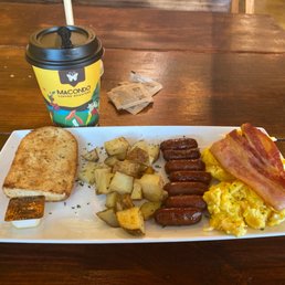 MACONDO COFFEE KENDALL - Updated September 2024 - 516 Photos & 277 ...