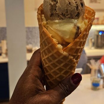 CHILL BROS SCOOP SHOP - Updated January 2026 - 135 Photos & 67 Reviews ...