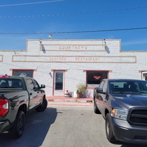 COURTNEY’S RESTAURANT & SEAFOOD - 94 Photos & 143 Reviews - 48290 Wynne ...