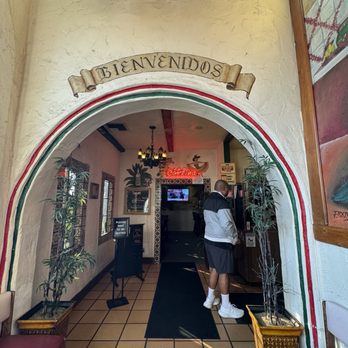 LA CAPILLA MEXICAN RESTAURANT - Updated December 2025 - 668 Photos ...