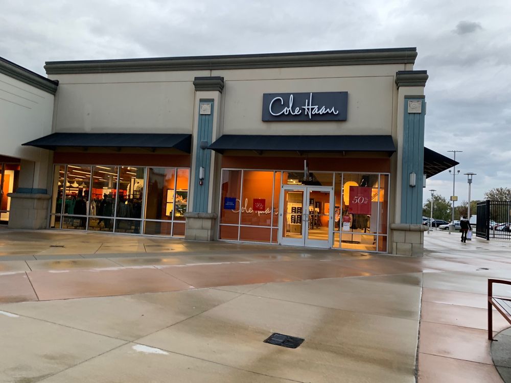 COLE HAAN OUTLET - Updated June 2025 - 852 Premium Outlets Dr, Monroe ...