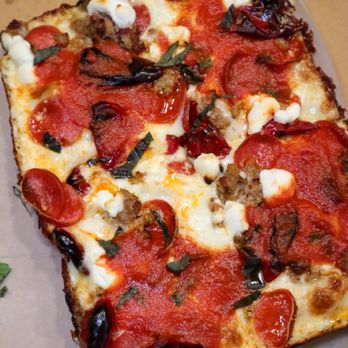 COMMUNITY PIE - DOWNTOWN - Updated May 2025 - 549 Photos & 775 Reviews ...