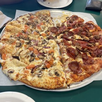 ROUND TABLE PIZZA - Updated January 2026 - 29 Photos & 45 Reviews ...