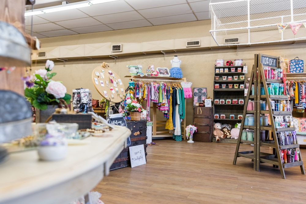 PETAL PUSHERS - 18 Photos - 7584 Gilbert St, Gilbert, Louisiana ...