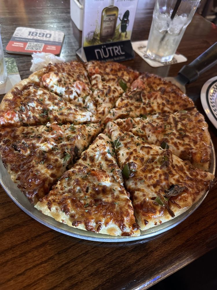 BLONDIE’S PUB & PIZZA - Updated September 2024 - 5010 Grover St, Omaha ...