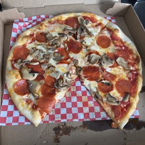 VINCENZO’S PIZZERIA & CATERRING - Updated May 2025 - 12 Photos & 35 ...