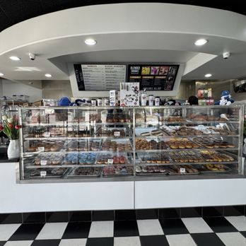 ROLLING PIN DONUTS - Updated December 2025 - 207 Photos & 89 Reviews ...