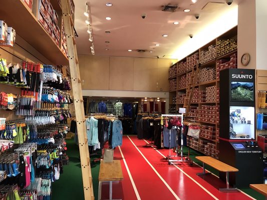 SUPER RUNNERS SHOP - Updated October 2025 - 18 Photos & 45 Reviews ...