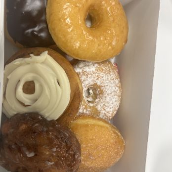 K & J DONUTS - Updated January 2026 - 36 Photos & 33 Reviews - 114 ...