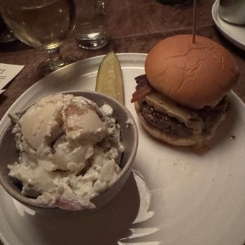 ENGINE ROOM - 1346 Photos & 1359 Reviews - 14 Holmes St, Mystic ...