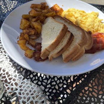 LUCY IN THE RYE - Updated October 2024 - 166 Photos & 96 Reviews - 612 ...