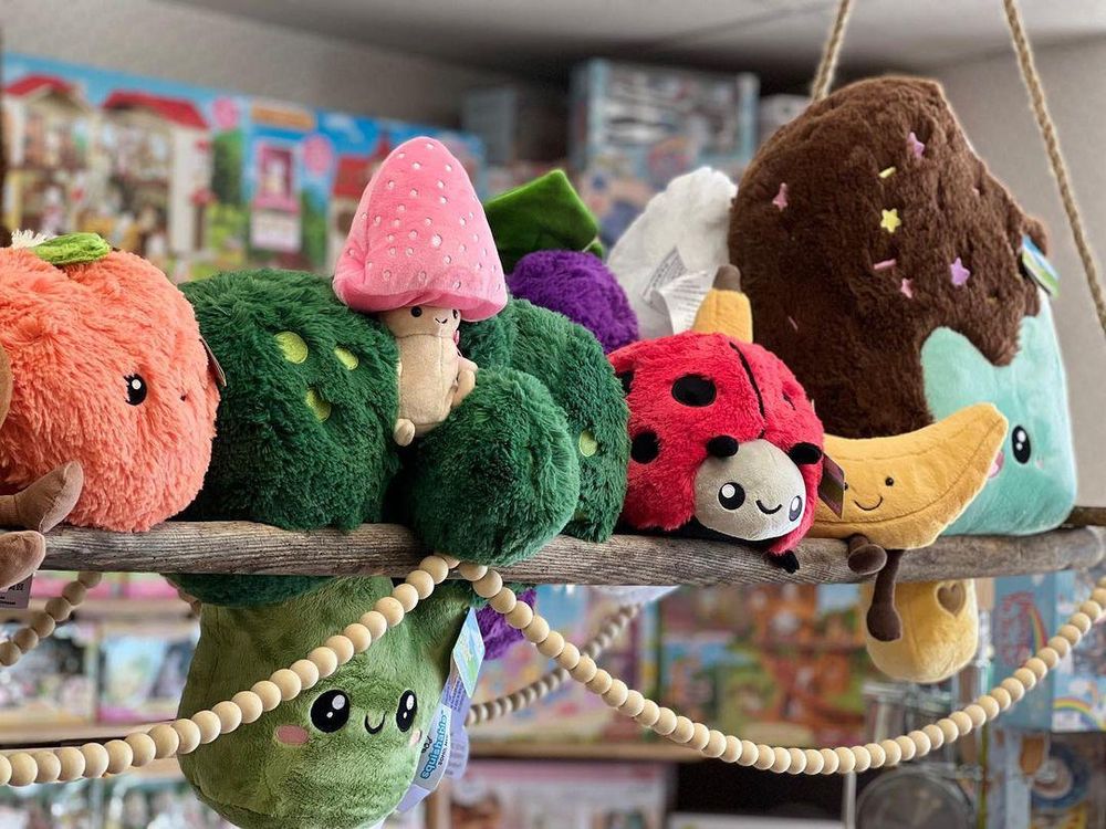 LALA’S WEE LOFT - Updated June 2025 - 17 Photos - 32585 Golden Lantern ...