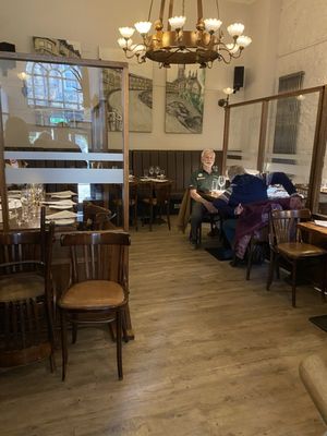 HOWIES - Updated May 2024 - 265 Photos & 177 Reviews - 10-14 Victoria ...