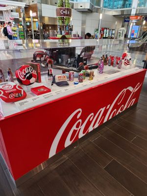 COCA COLA AROUND THE WORLD - Updated November 2024 - 12 Photos - 2400 ...