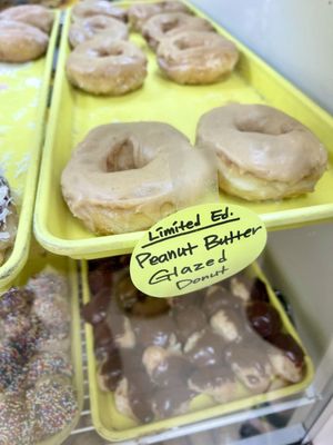 MAX’S DONUT SHOP - Updated December 2025 - 190 Photos & 354 Reviews ...