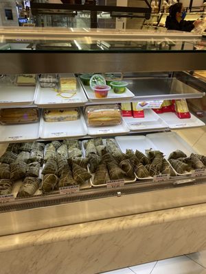 MAXIM’S BAKERY - Updated June 2025 - 21 Photos & 13 Reviews - 10153 ...