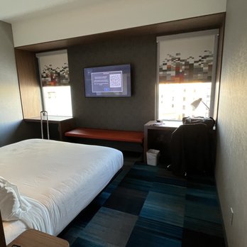 ALOFT SEATTLE SEA-TAC AIRPORT - Updated May 2024 - 150 Photos & 104 ...