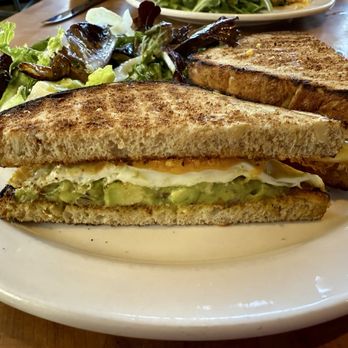 COMMONWEALTH CAFE - Updated October 2025 - 813 Photos & 657 Reviews ...