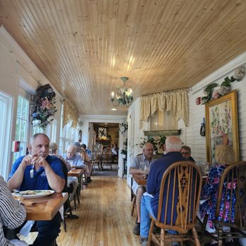 DERBY LINE VILLAGE INN - Updated January 2025 - 122 Photos & 68 Reviews ...