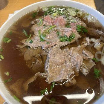 PHO LEGEND - Updated August 2024 - 528 Photos & 486 Reviews - 209 S ...