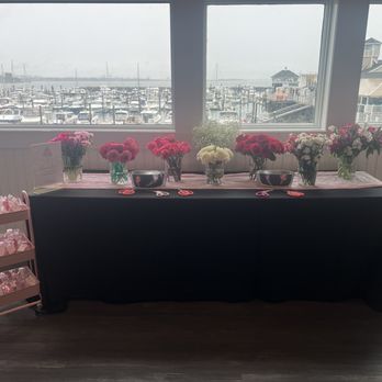 PORT 305 - Updated May 2025 - 134 Photos & 275 Reviews - 305 Victory Rd ...