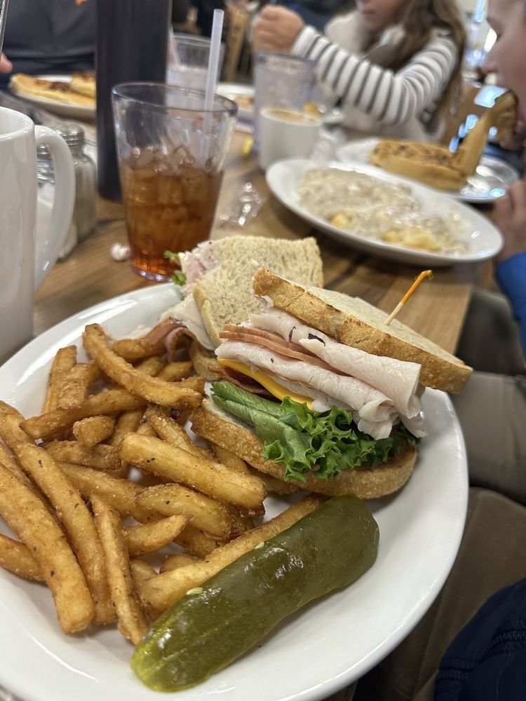 CAFE 393 - Updated December 2025 - 127 Goodview Way, Gallatin ...