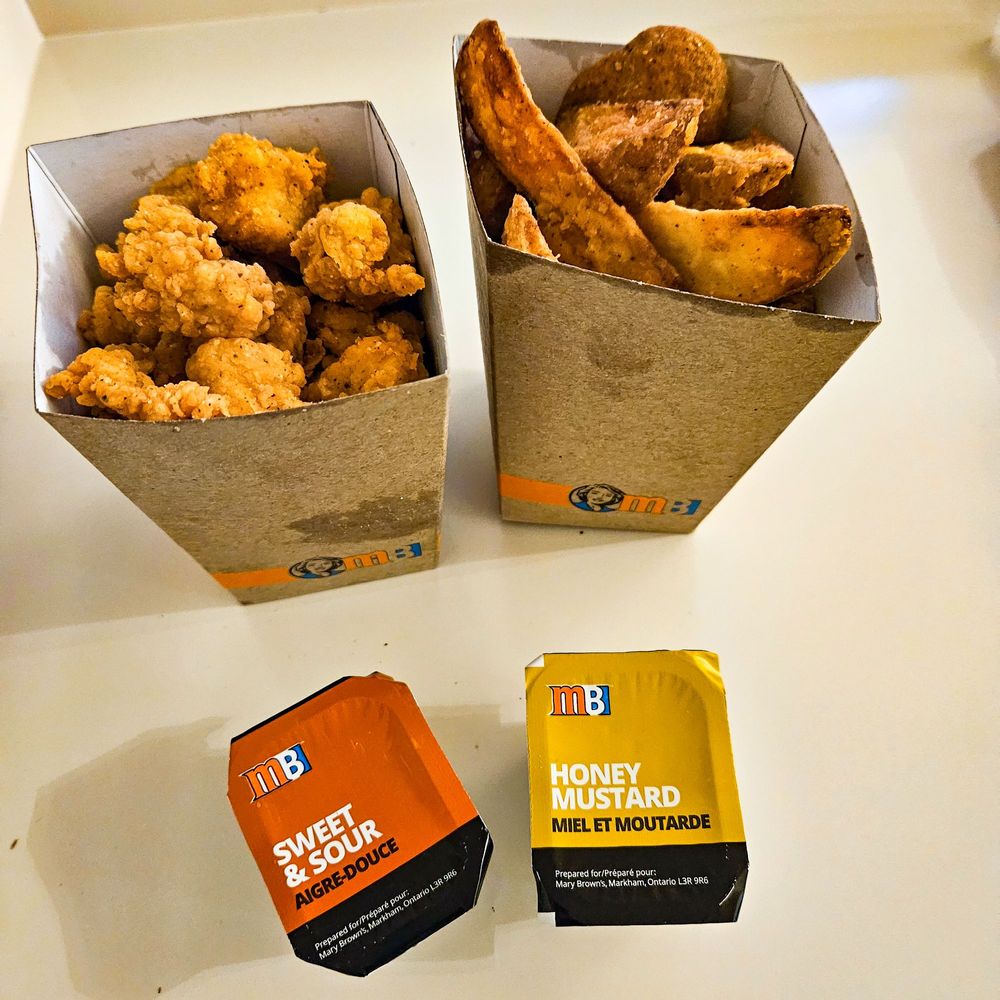 MARY BROWN’S CHICKEN - Updated December 2025 - 16 Photos - 2151 St Clair Avenue W, Toronto ...