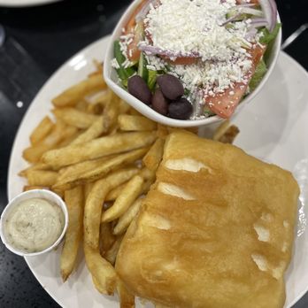 HALIBUT HOUSE - Updated January 2026 - 14 Photos - 1144 Terry Fox Drive ...